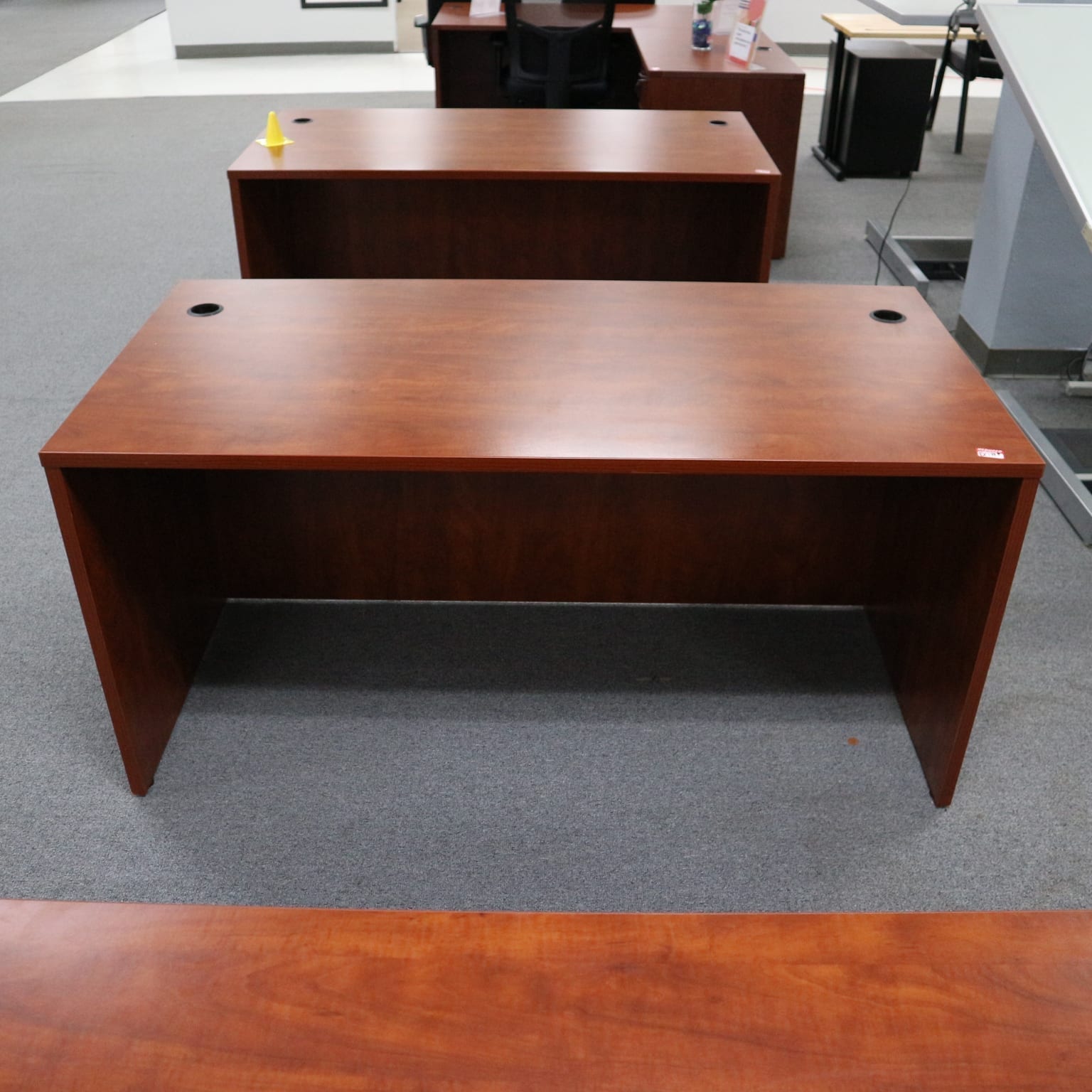 Desk Cherry 60 | Office Furniture Liquidations