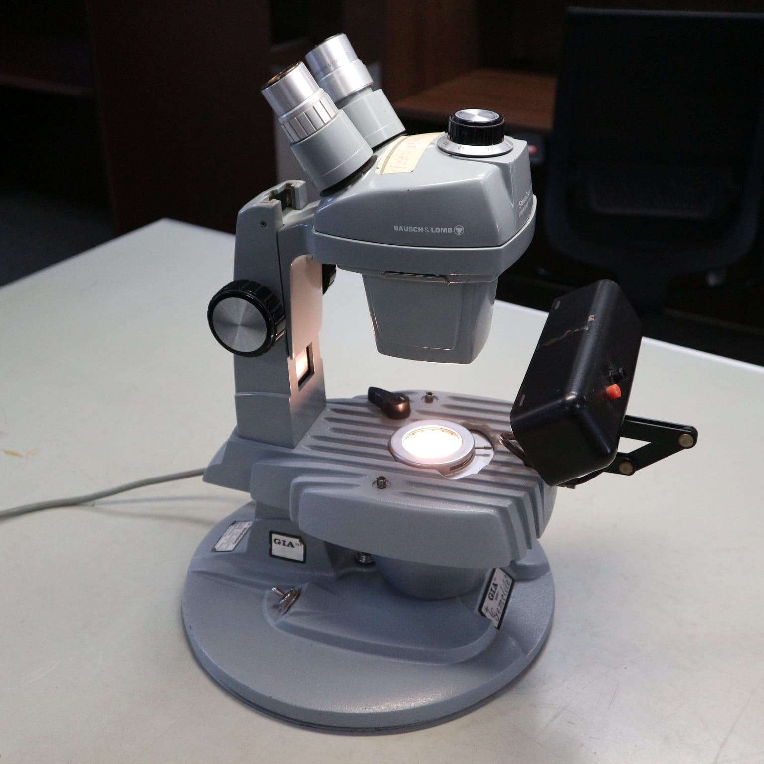 GIA Mark V Gemolite Microscope | Office Furniture Liquidations GIA Mark V Gemolite Microscope | Office Furniture Liquidations