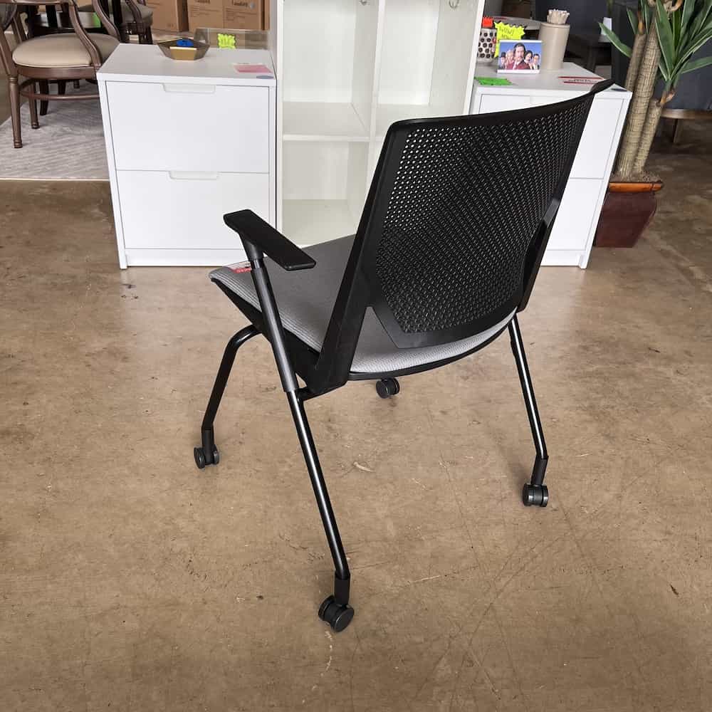 Haworth Very Seminar Grey and Black Rolling Stacking Chair | Office ...