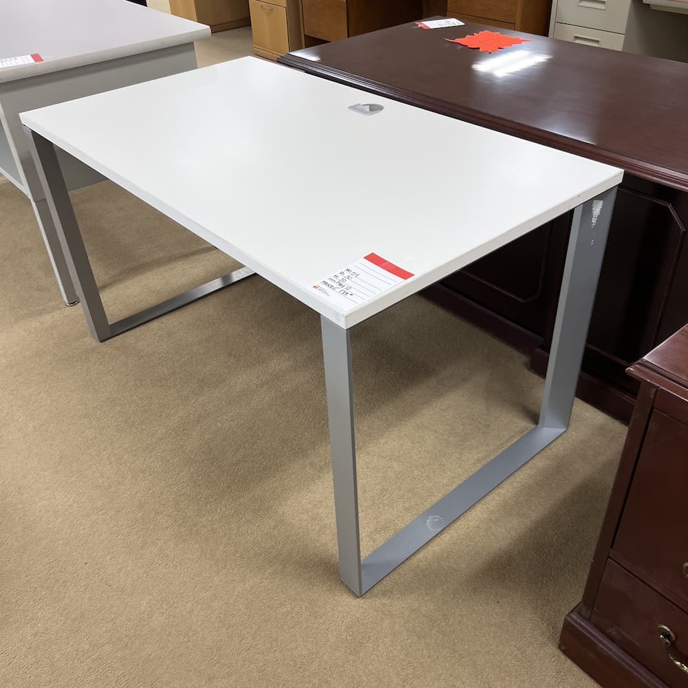 All Desks Archives | Office Furniture Liquidations